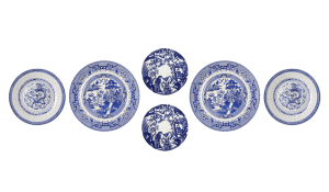 20+ Beautiful Plate Wall Configurations for the Interior Decorator ...