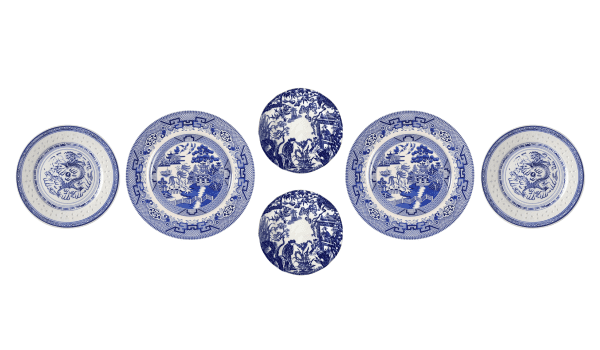 20+ Beautiful Plate Wall Configurations for the Interior Decorator ...